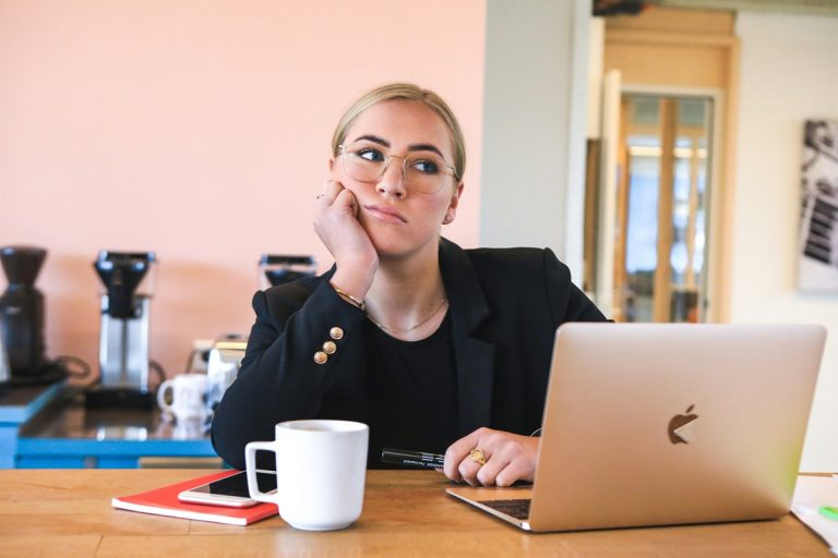 5 ways to make your day at work feel better - HotMinute