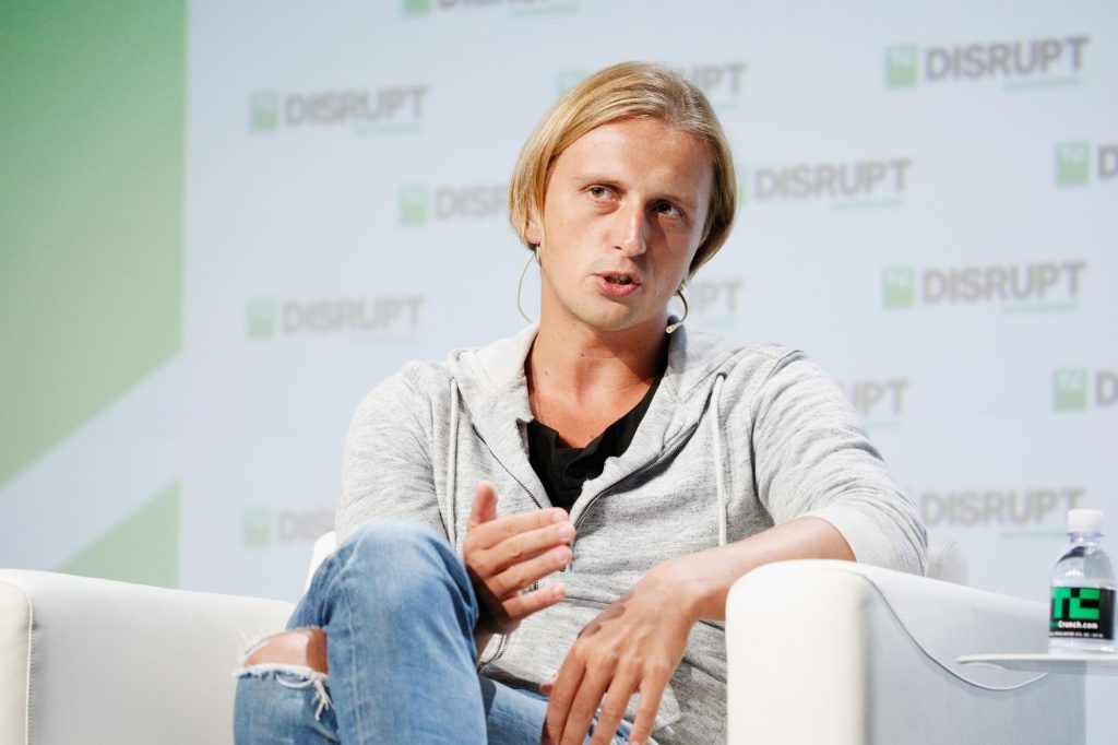 The UK banker who makes £25.8 million a day - HotMinute